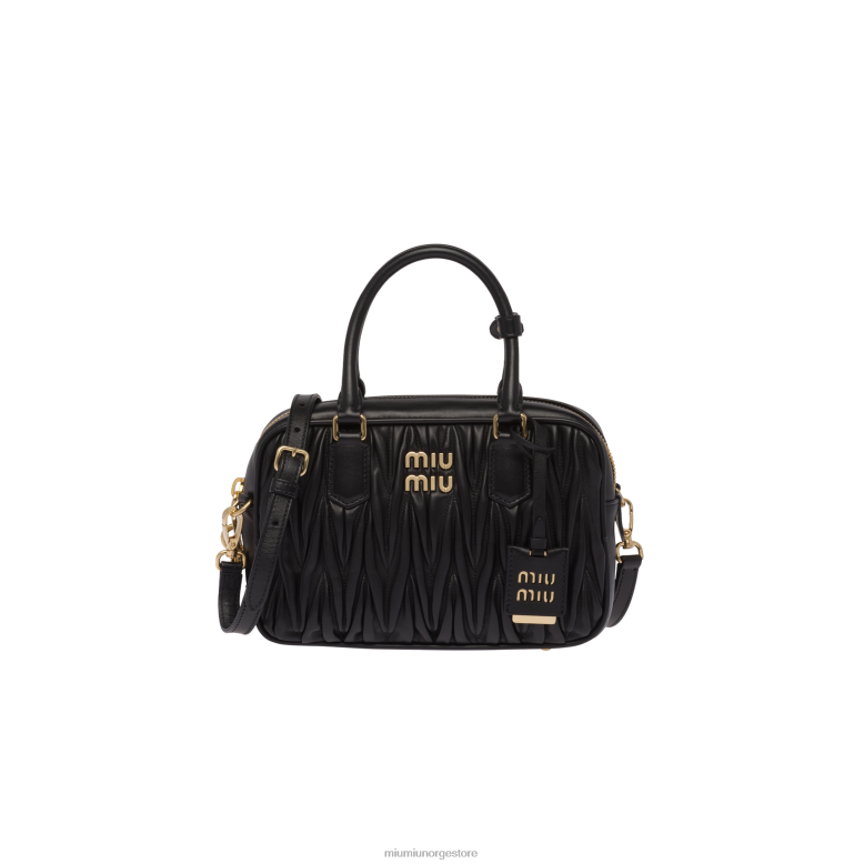 Ungdomsenergi fra Miu Miu Norge store